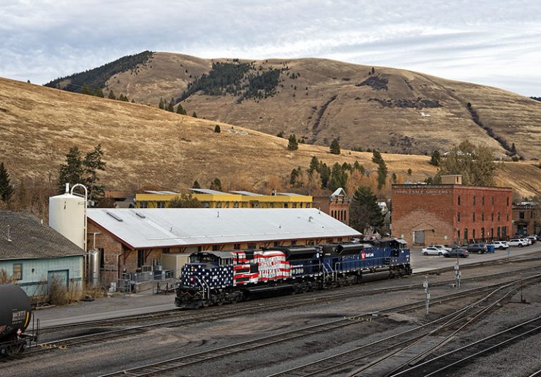 Photos: Montana Rail Link Unveils First of Two Tribute Locomotives ...