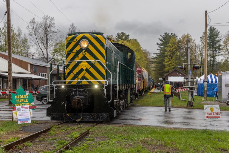 Photo Line: Saratoga, Corinth & Hudson Returns to Hadley - Railfan ...