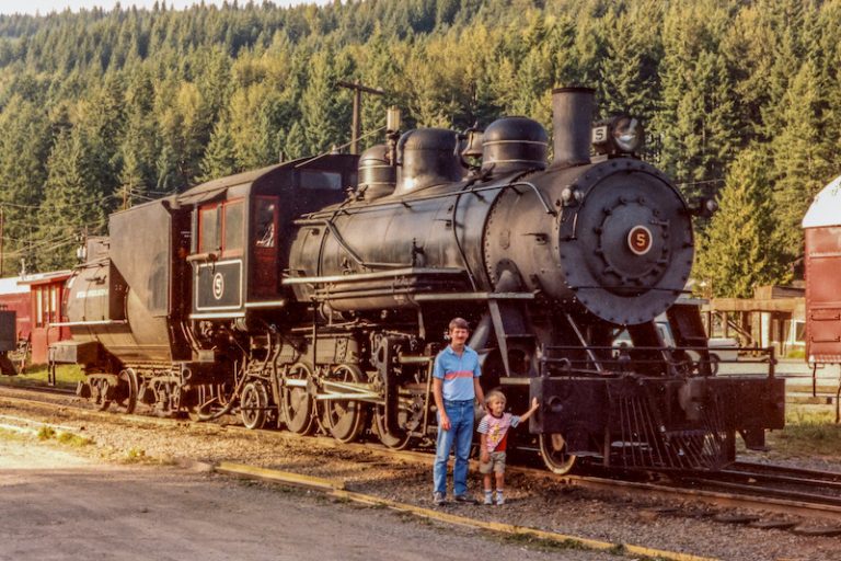 1992 Engine No 5 Elbe Photo by Maria Ramberg email - Railfan & Railroad ...