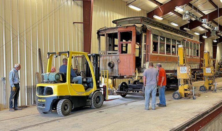 1512L Monaghan - Railfan & Railroad Magazine