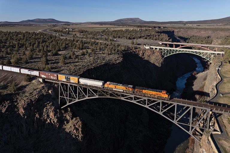 Oregon Trunk Chronicles - Railfan & Railroad Magazine